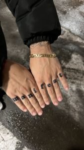 60+ Attractive Knuckle Tattoos for Men and Women - Veo Tag